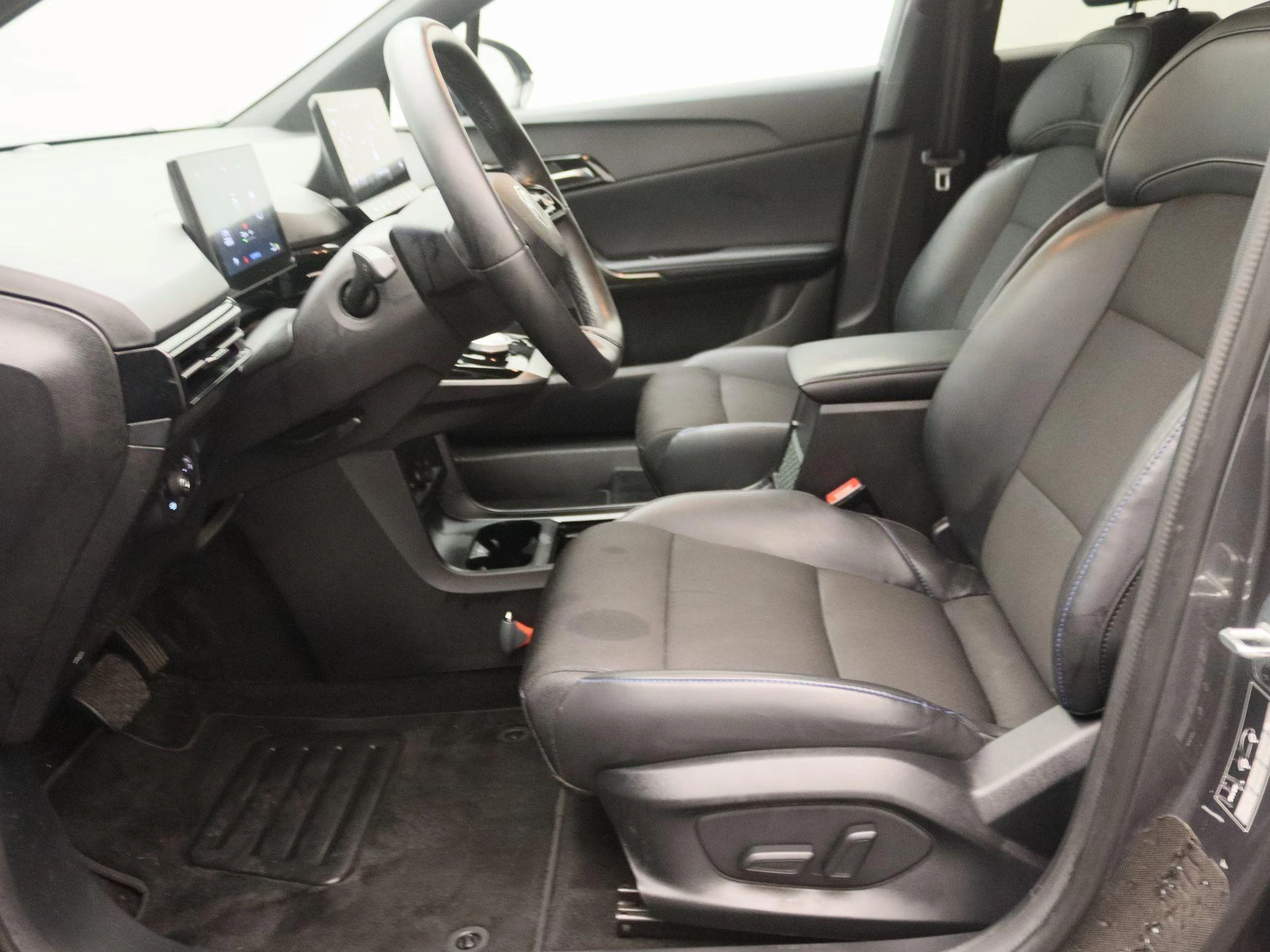 MG MG4 Trophy Extended Range 77 kWh Used | Van Mossel Automotive Group